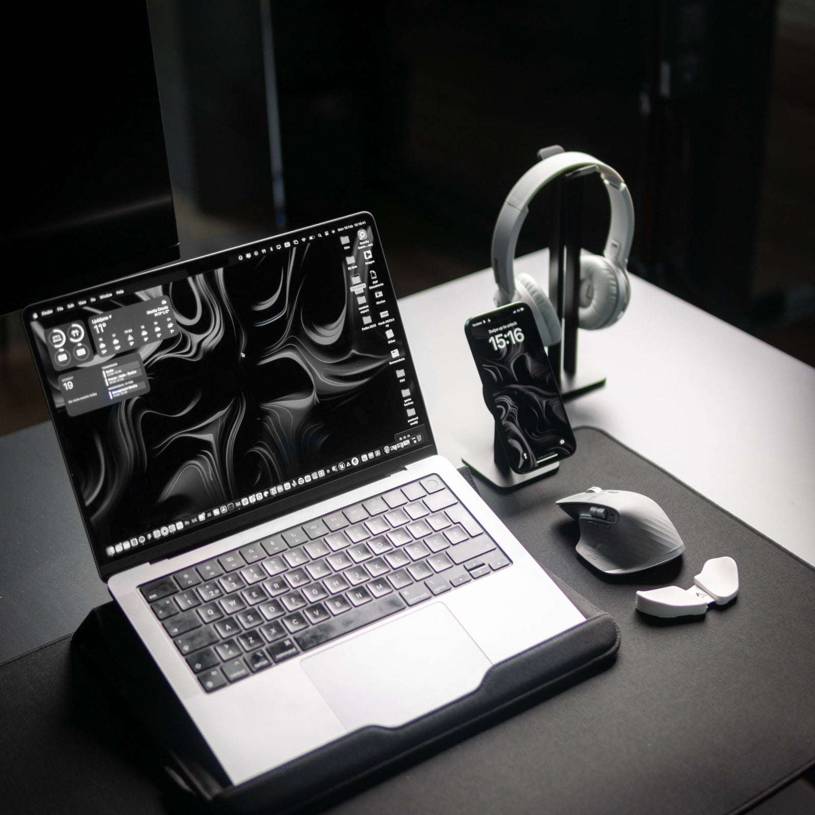 Wallpapers Bundle - 40 Pack