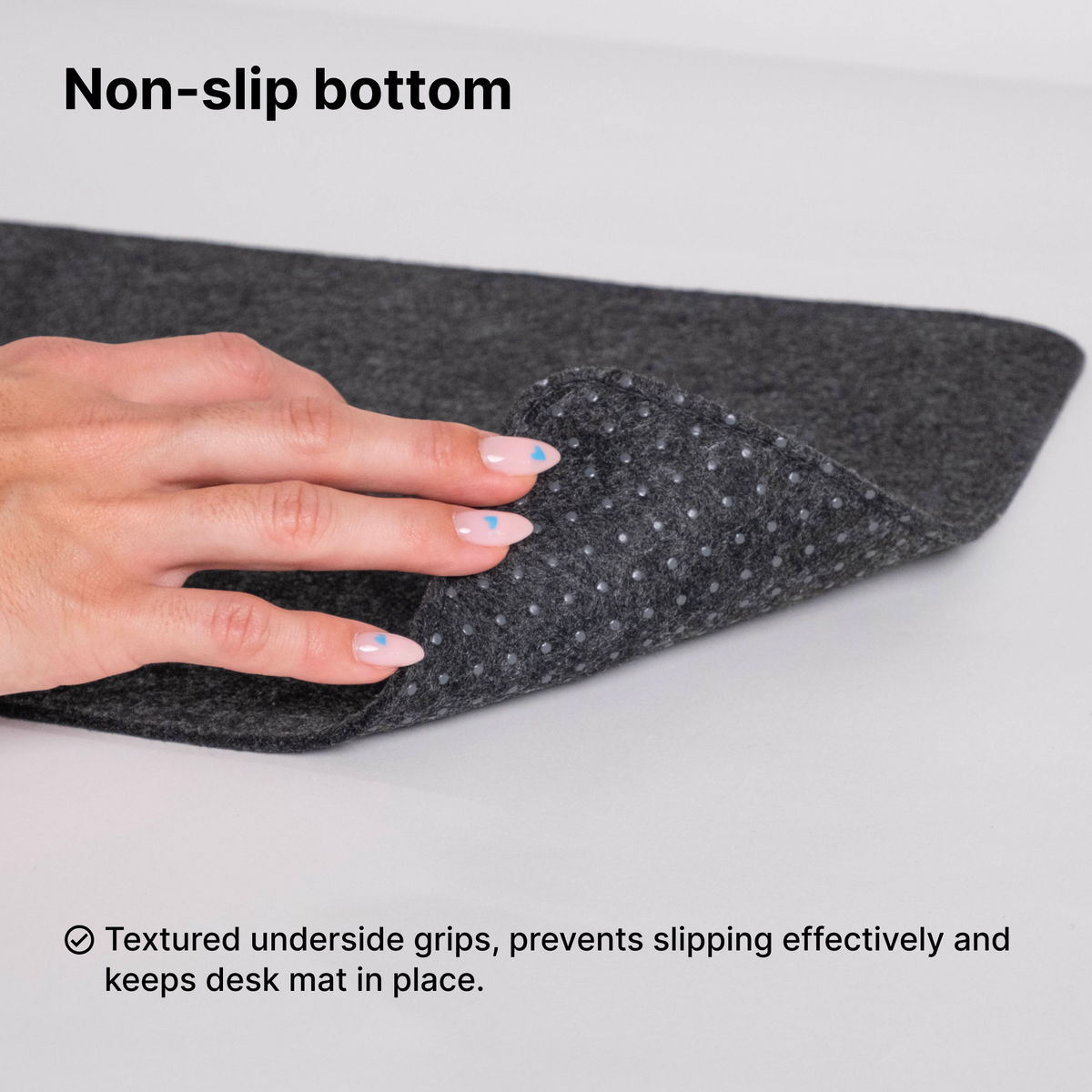 Minimalistic Desk Mat - Cozy Felt Comfort | DeltaHub